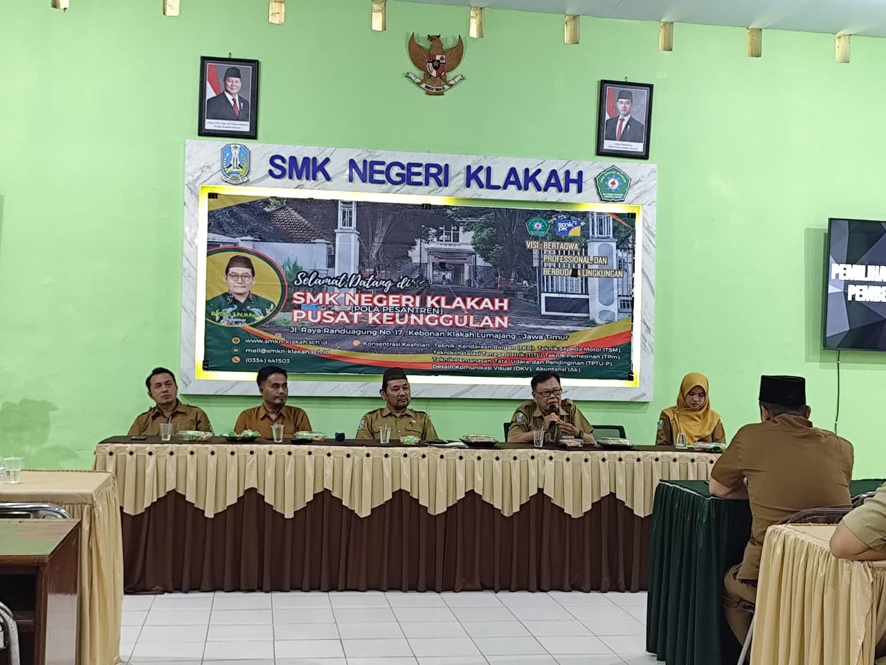 Pemilihan Ketua PGRI Ranting SMKN Klakah berlangsung secara Demokratis ...
